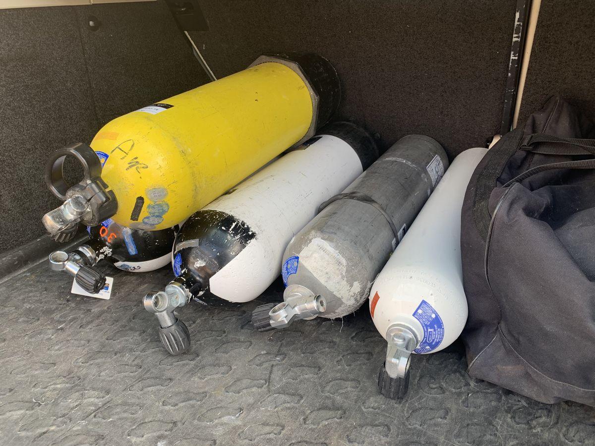 How to correctly transport a scuba tank - Scuba Diver Magazine