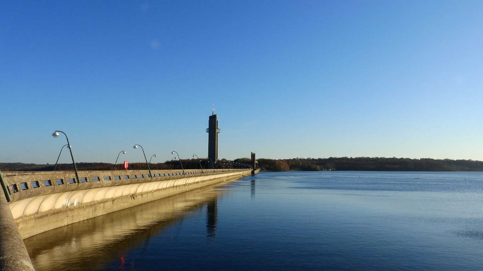 CCR scooter divers were sucked into dam inlet