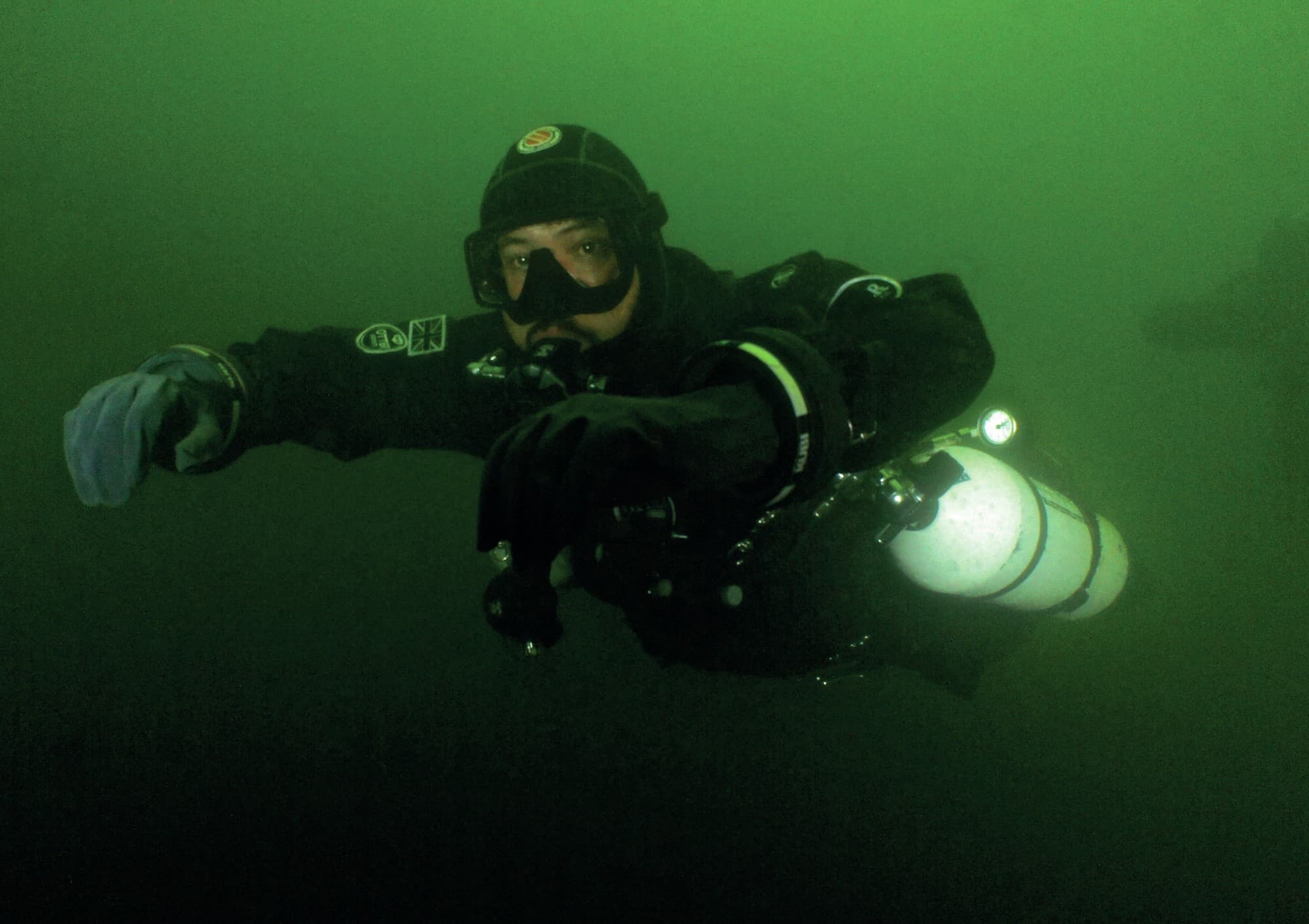 Sidemount vs Backmount: Ultimate Technical Diving Showdown