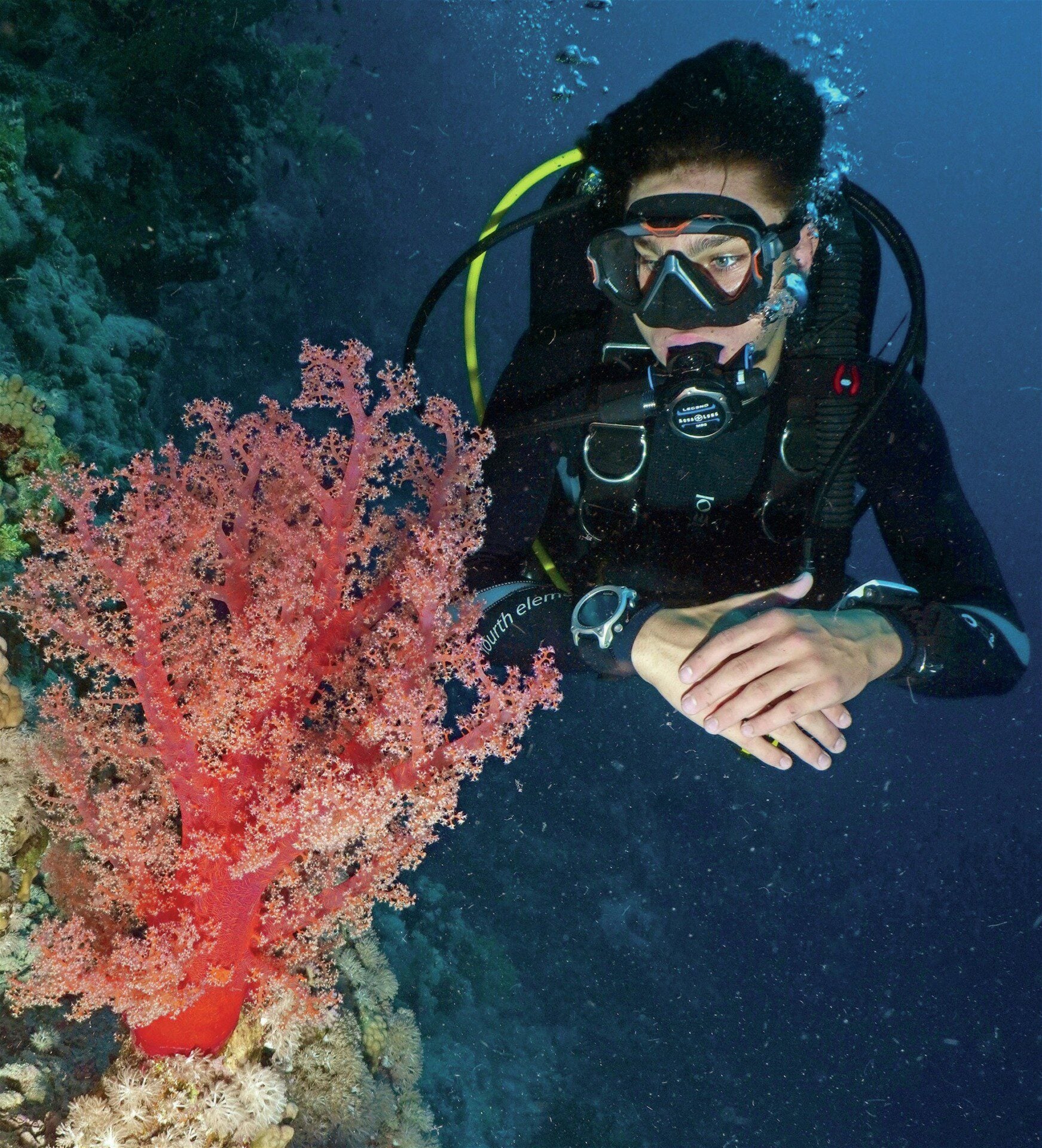 Mares Sirius Review: High-Tech Meets Elegant Design