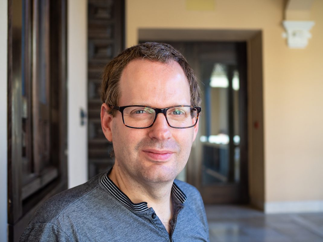 Phil Medcalf hosts photo workshop in Puerto Galera