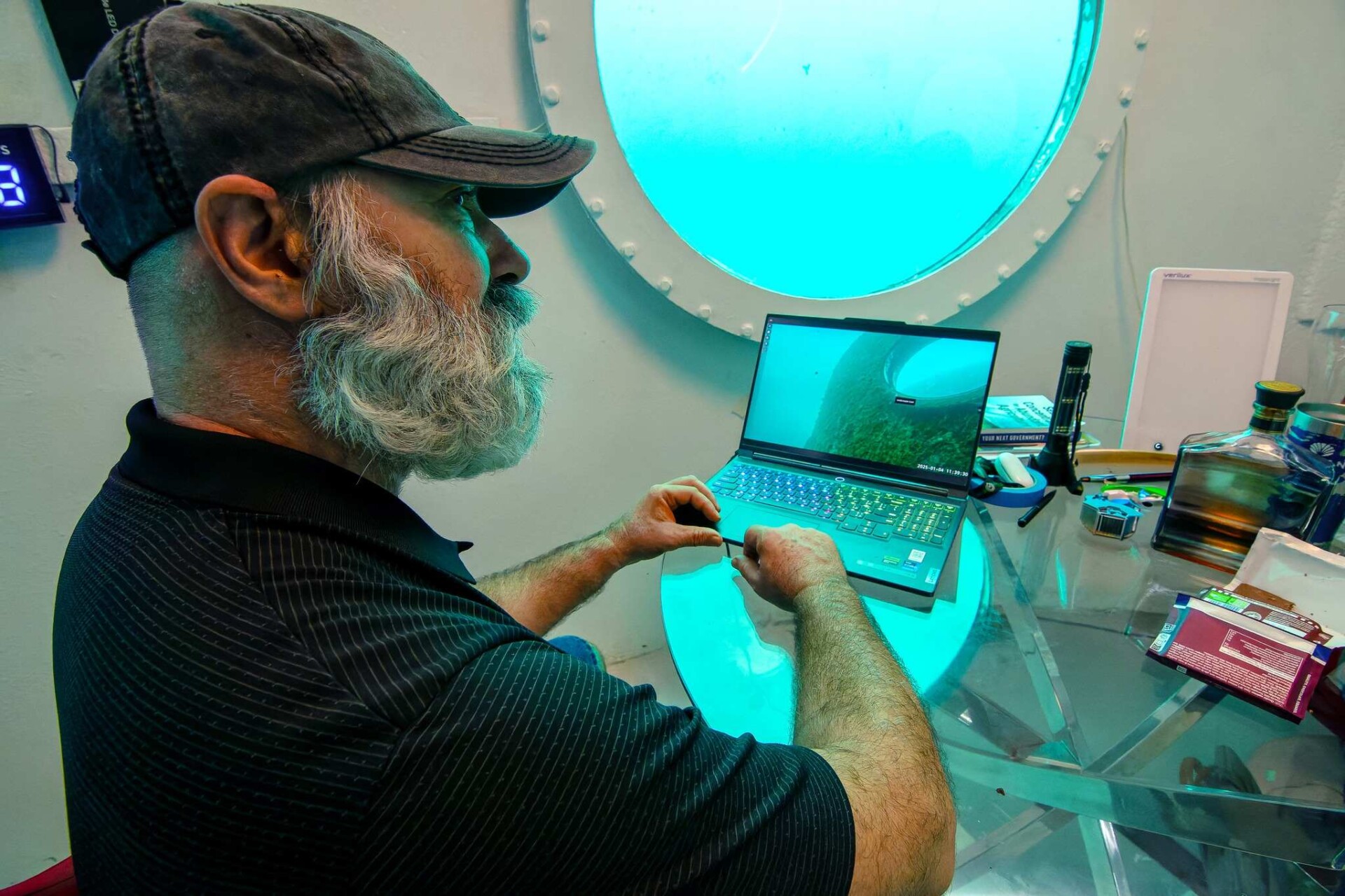 Pod-builder completes 120 days under sea