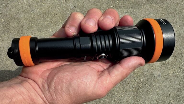 OrcaTorch ZD710 MK2 Dive Torch Review: Adjustable Beam and 1500-Lumen ...