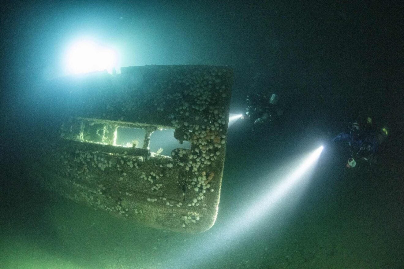 Dive marks centenary of HMS M1 sub loss